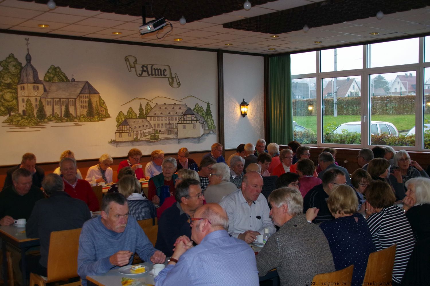 Seniorennachmittag im Speiseraum - Alme - Das Dorf an den Quellen